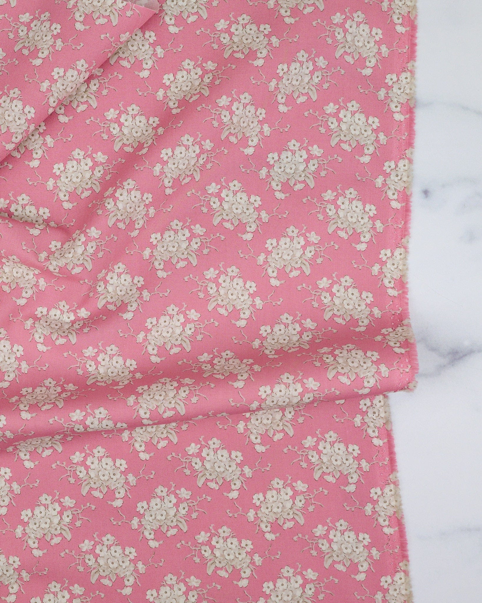 Sunday Brunch - White Flower Pink - Tilda Fabrics - TIL100591 - Half Y